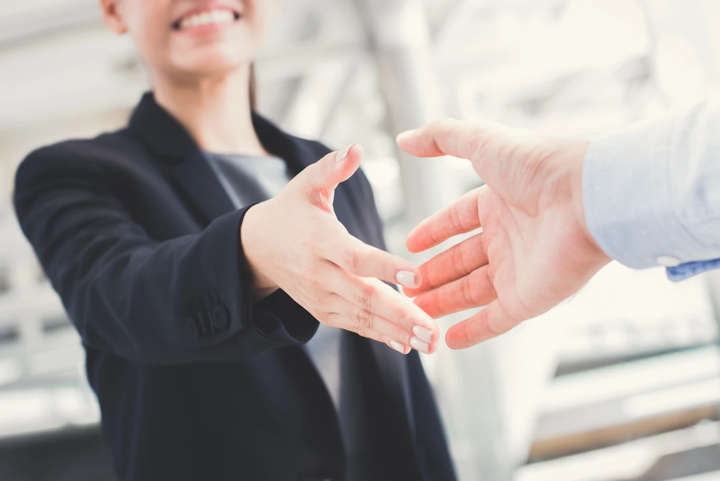 Shaky Business: How Handshakes Win Negotiations | Working Knowledge